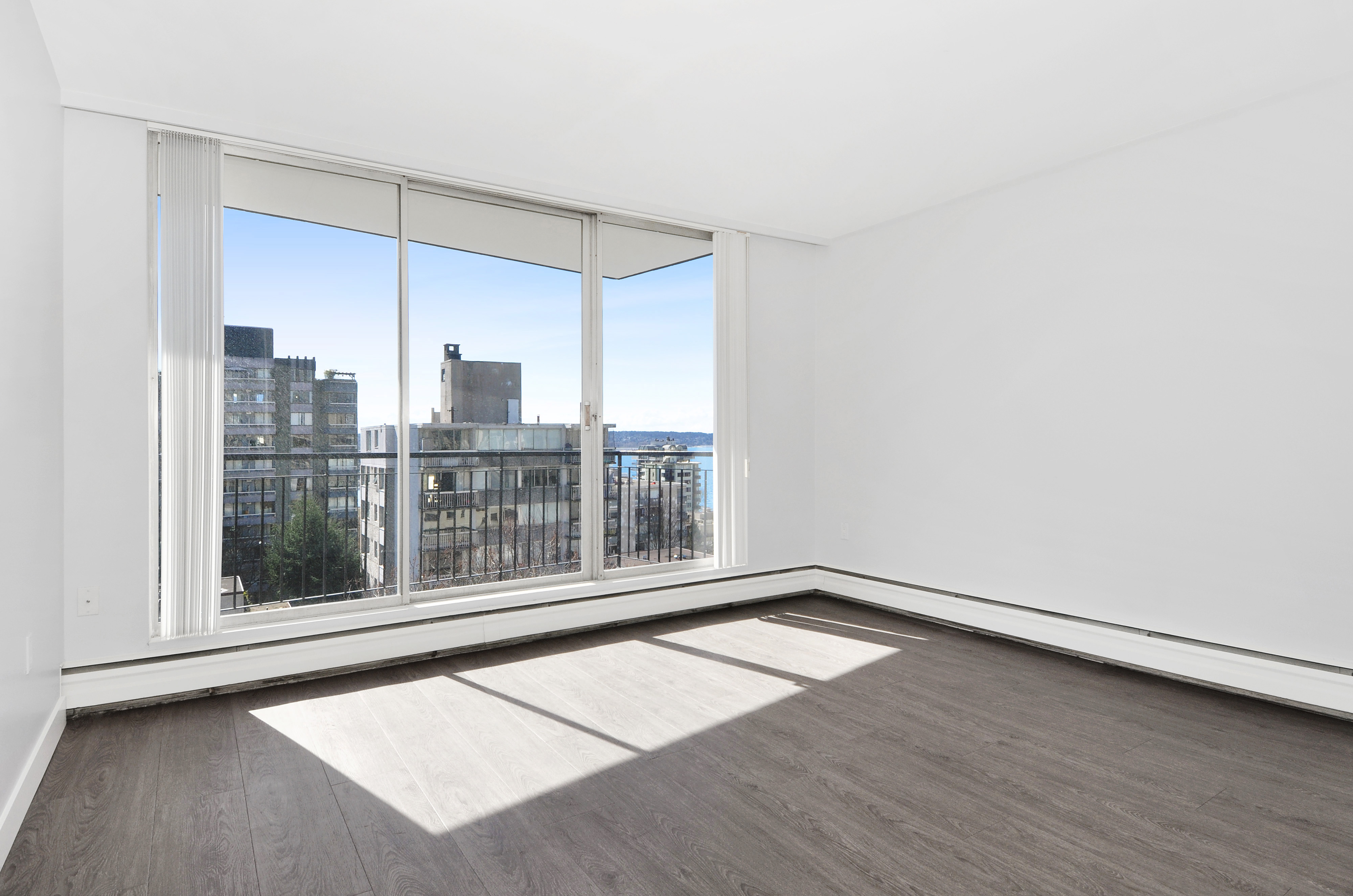 Crestview Terrace Rental Apartments - Hollyburn Properties
