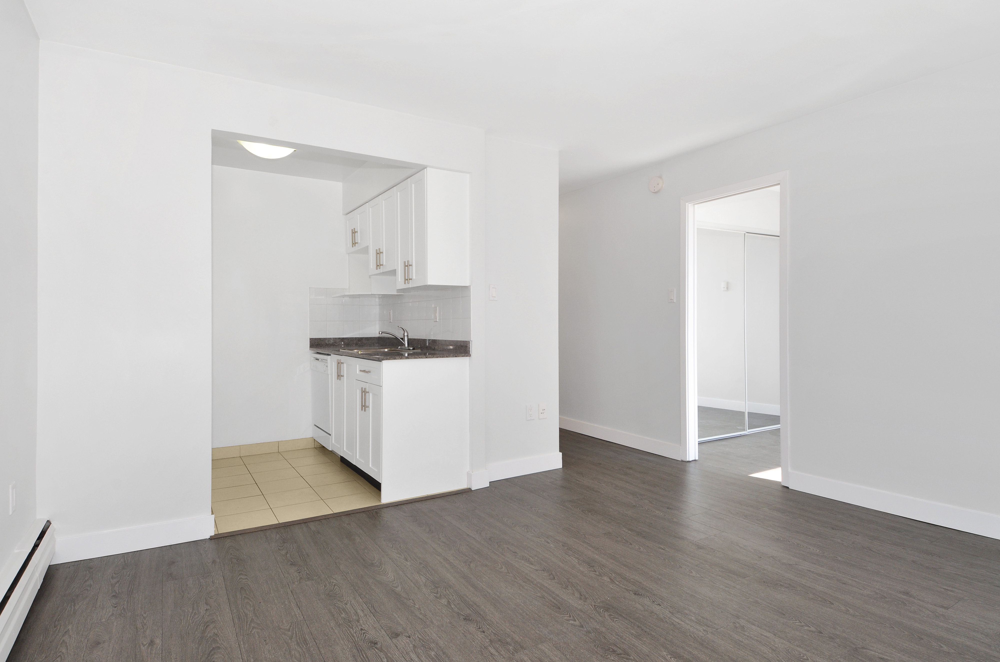 Crestview Terrace Rental Apartments - Hollyburn Properties
