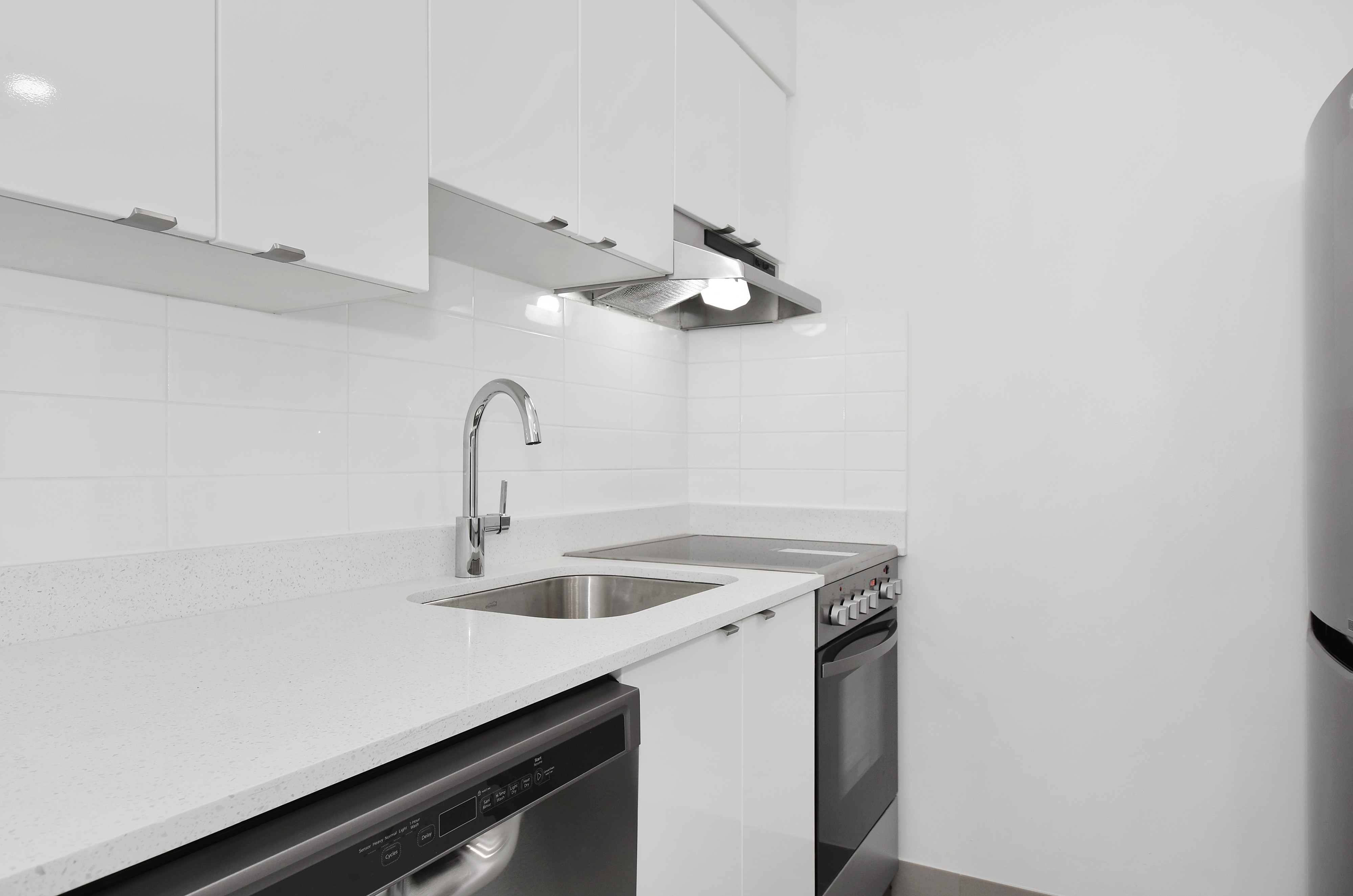 Hendry House Rental Apartments - Hollyburn Properties