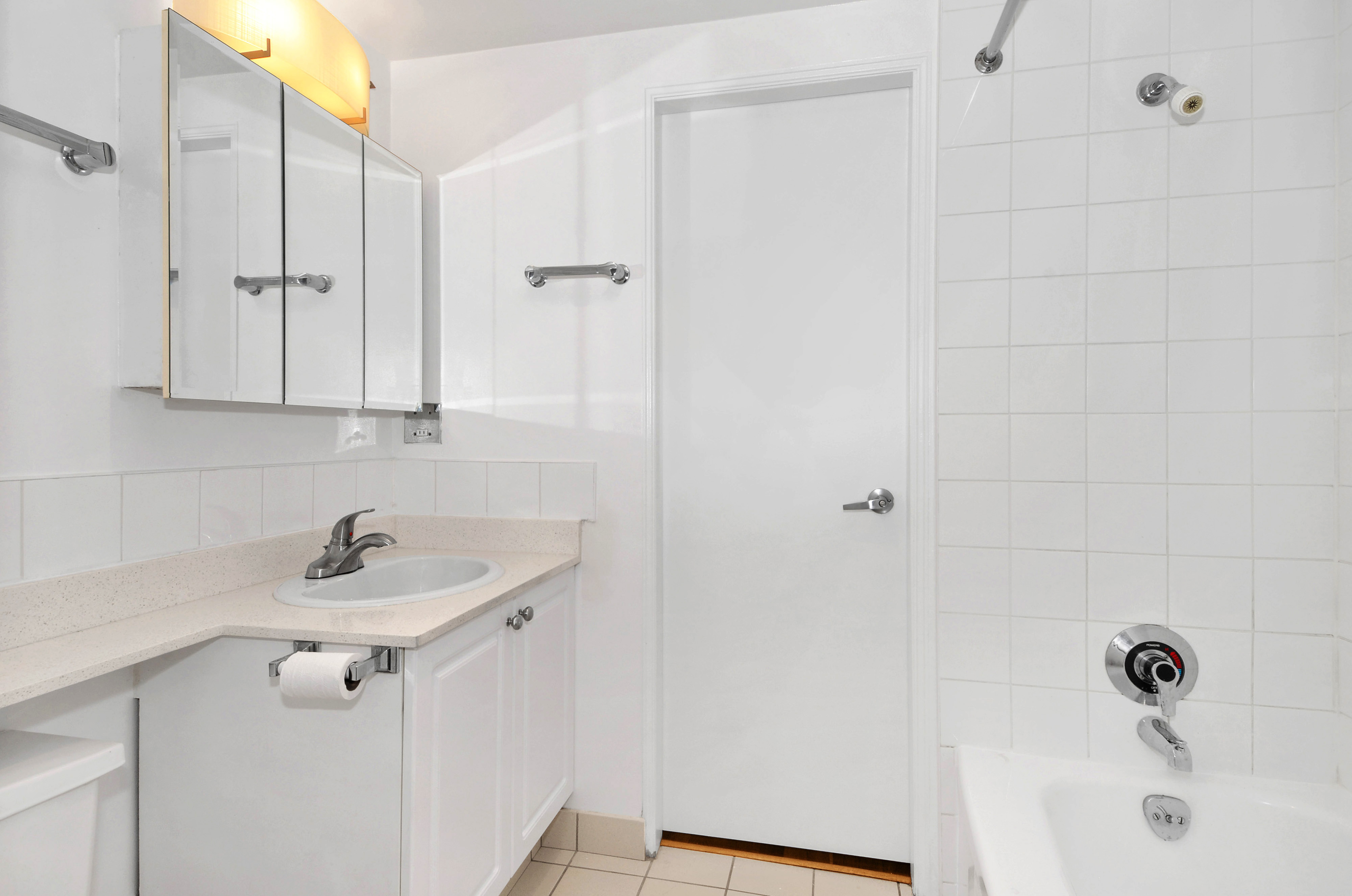 Hendry House Rental Apartments - Hollyburn Properties