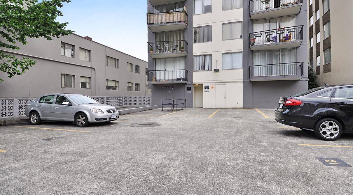 Crestview Terrace Rental Apartments - Hollyburn Properties