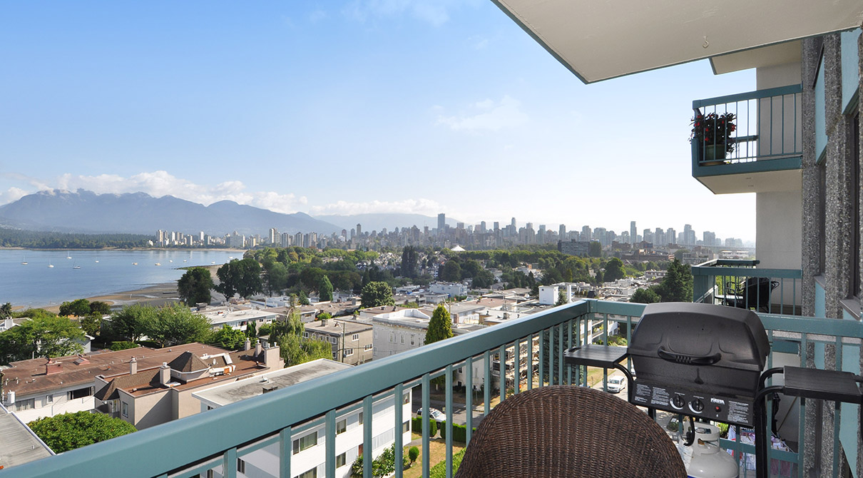 Seaside Plaza Rental Apartments - Hollyburn Properties