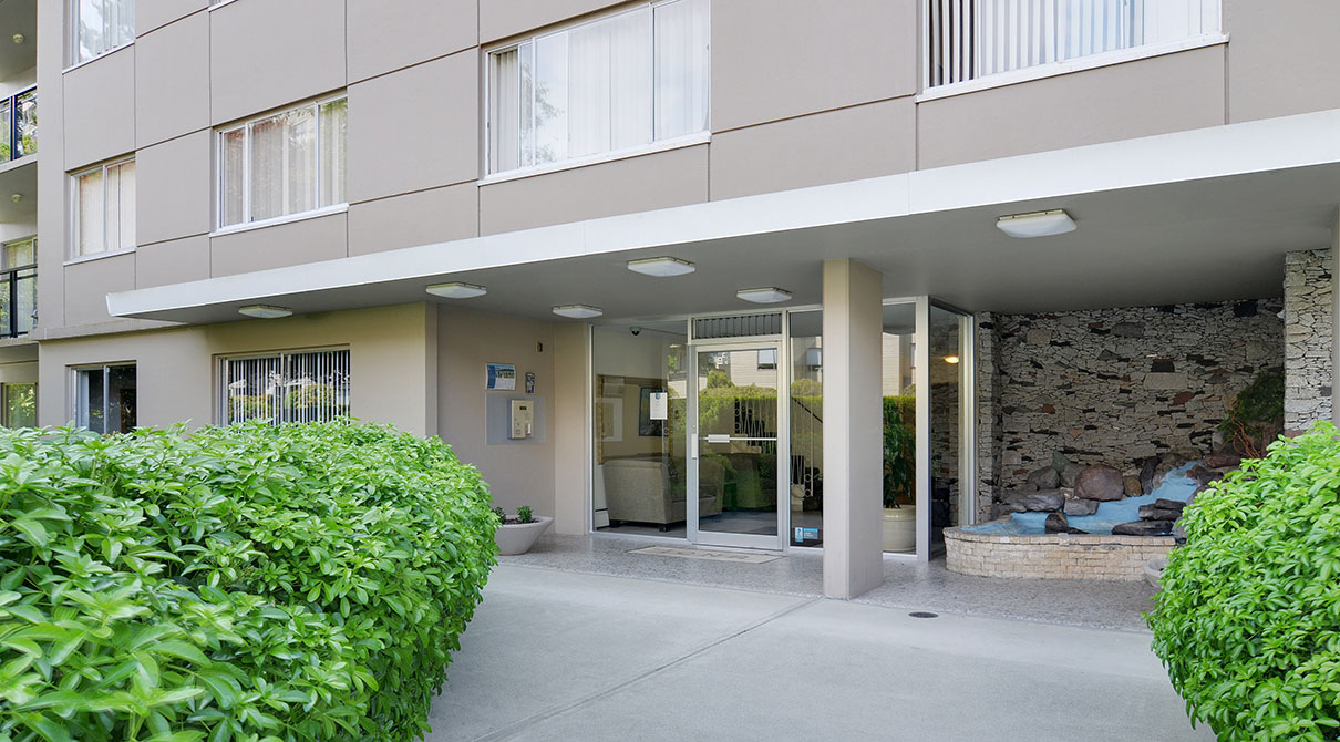 The Iona Rental Apartments - Hollyburn Properties The Iona Rental Apartments - Hollyburn Properties