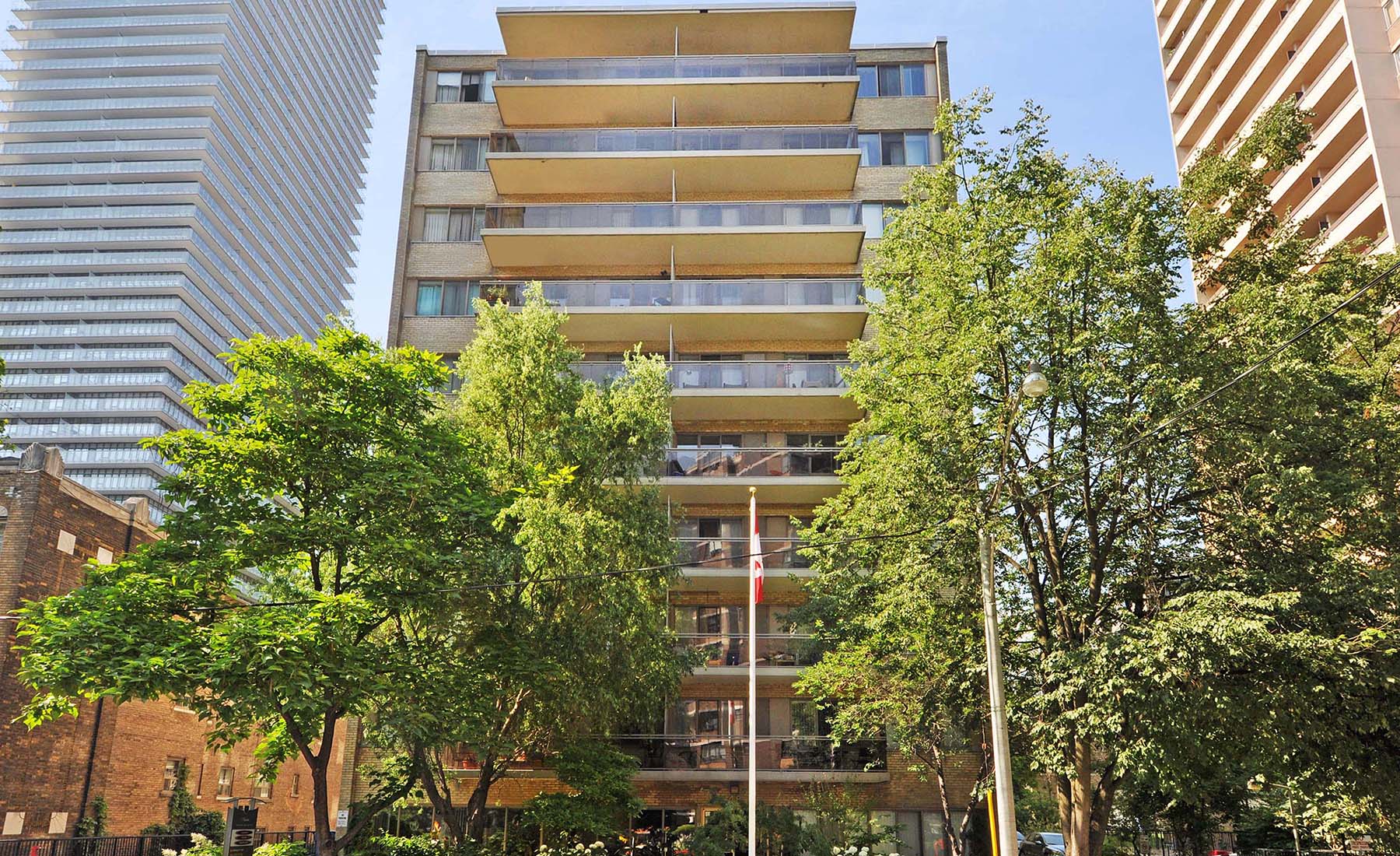 48 Isabella | Hollyburn Properties