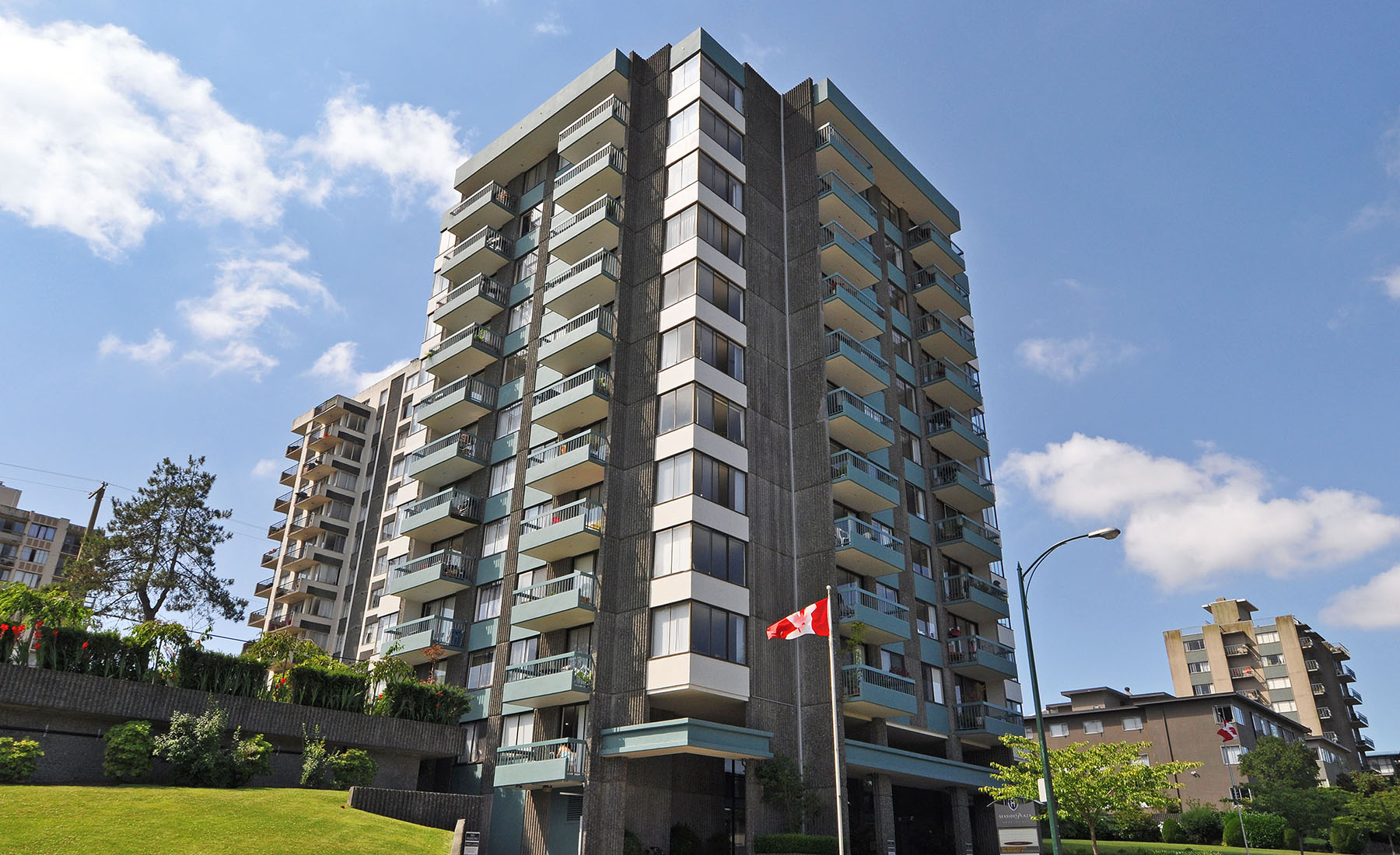 Seaside Plaza Rental Apartments - Hollyburn Properties