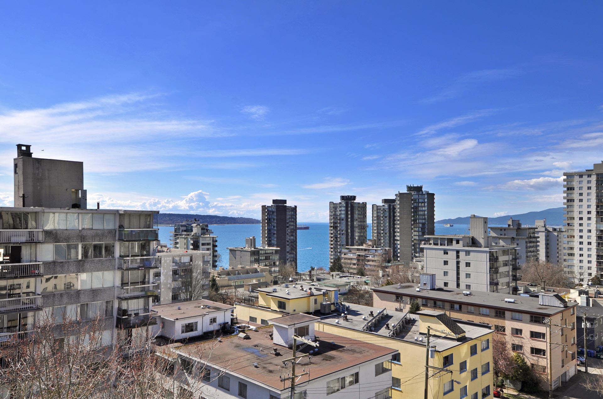 Crestview Terrace Rental Apartments - Hollyburn Properties